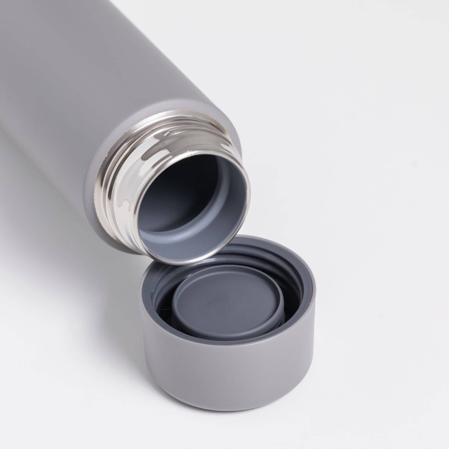 ZOJIRUSHI 720ML S/S TWIST OPEN MUG - SM-GA-72